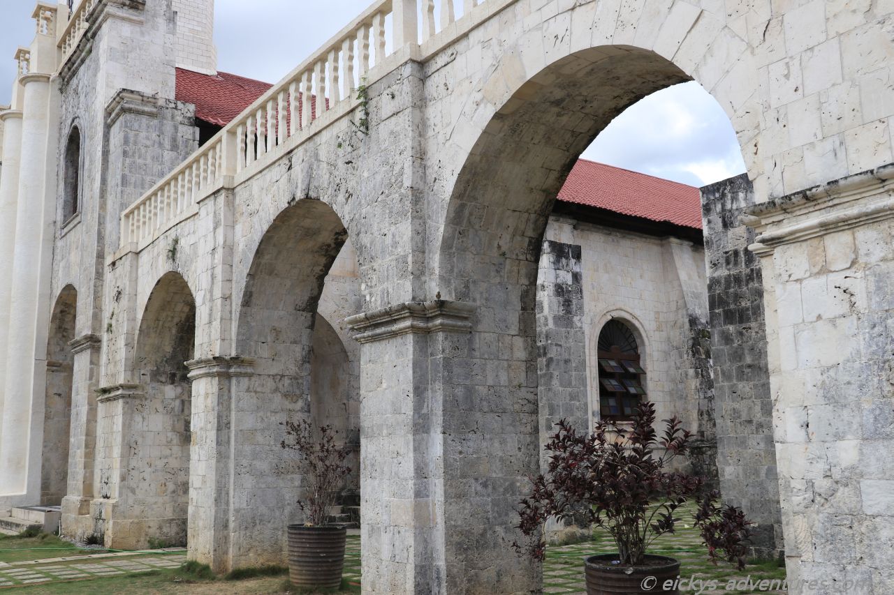 2020 Philippinen: Blood Compact Shrine - eickys-adventures.com